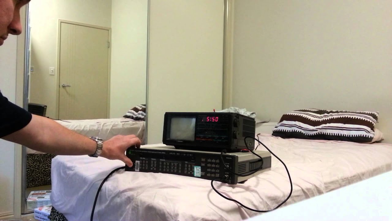 Philips PM5193 function generator with infrared remote control - YouTube