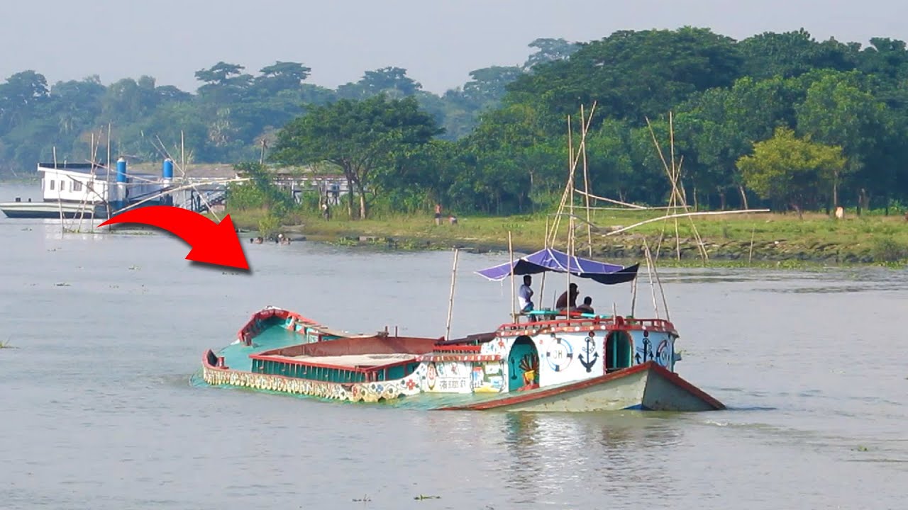 Overloaded Sand Carrying Bulkhead Boat In Meghna River | Sand Carrier ...