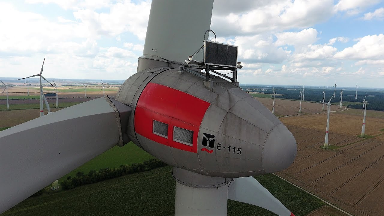 Enercon E - 115 Windkraftanlage aus der Luft, Dji Phantom 4 Drohne ...
