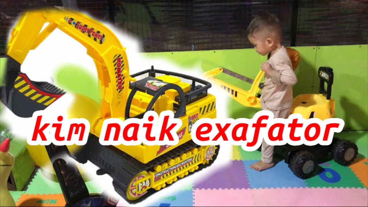 kaka kim main bego exafstor tractor mainan di pasar malam - YouTube