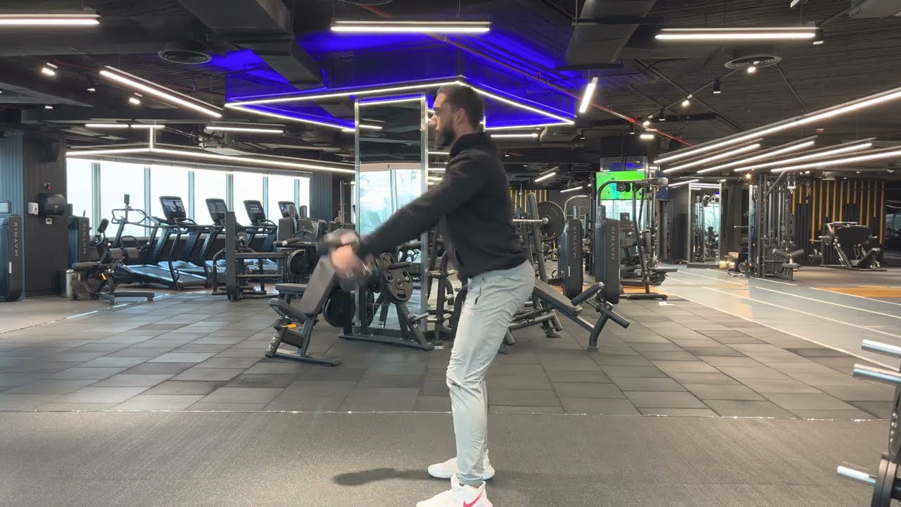 Compound workouts / Squats with shoulders front raise - YouTube