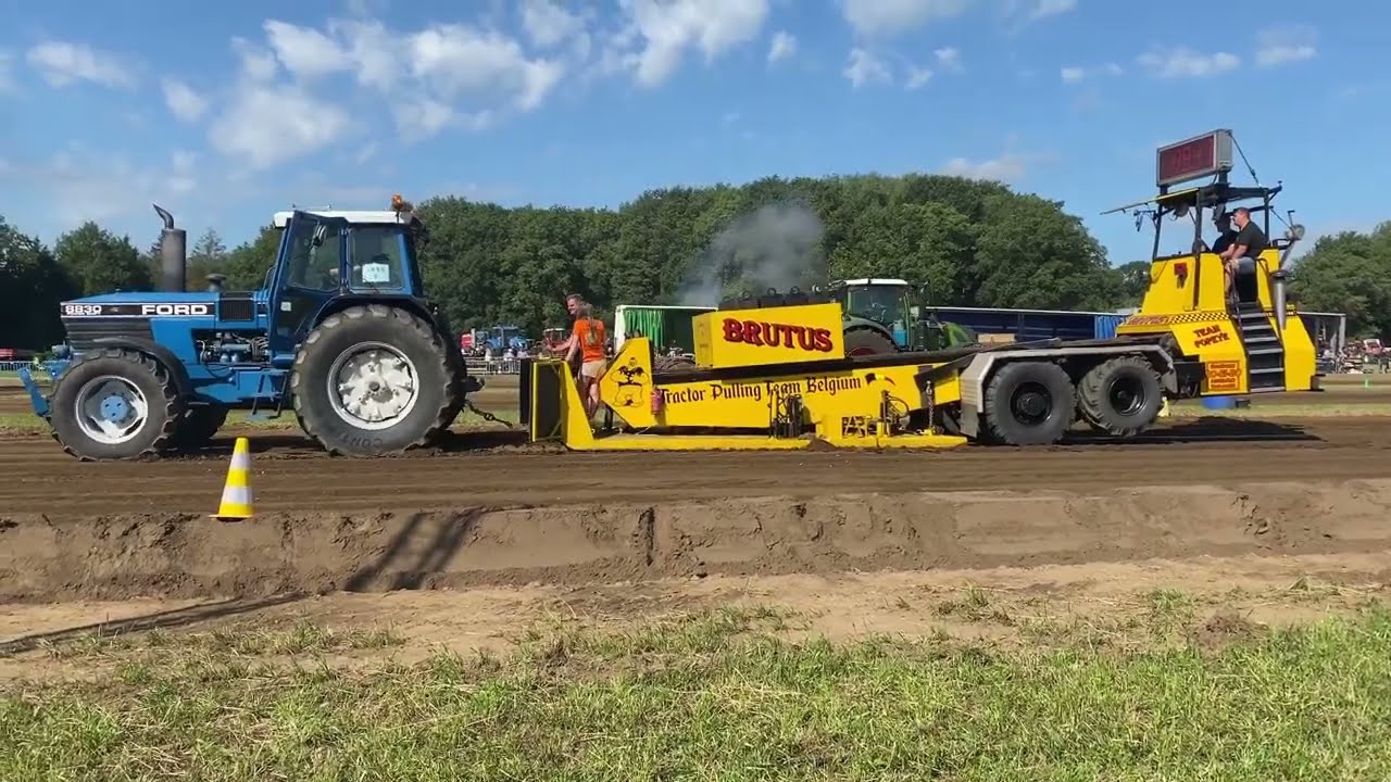 FORD 8830 TRACTOR PULLING 2022 - YouTube