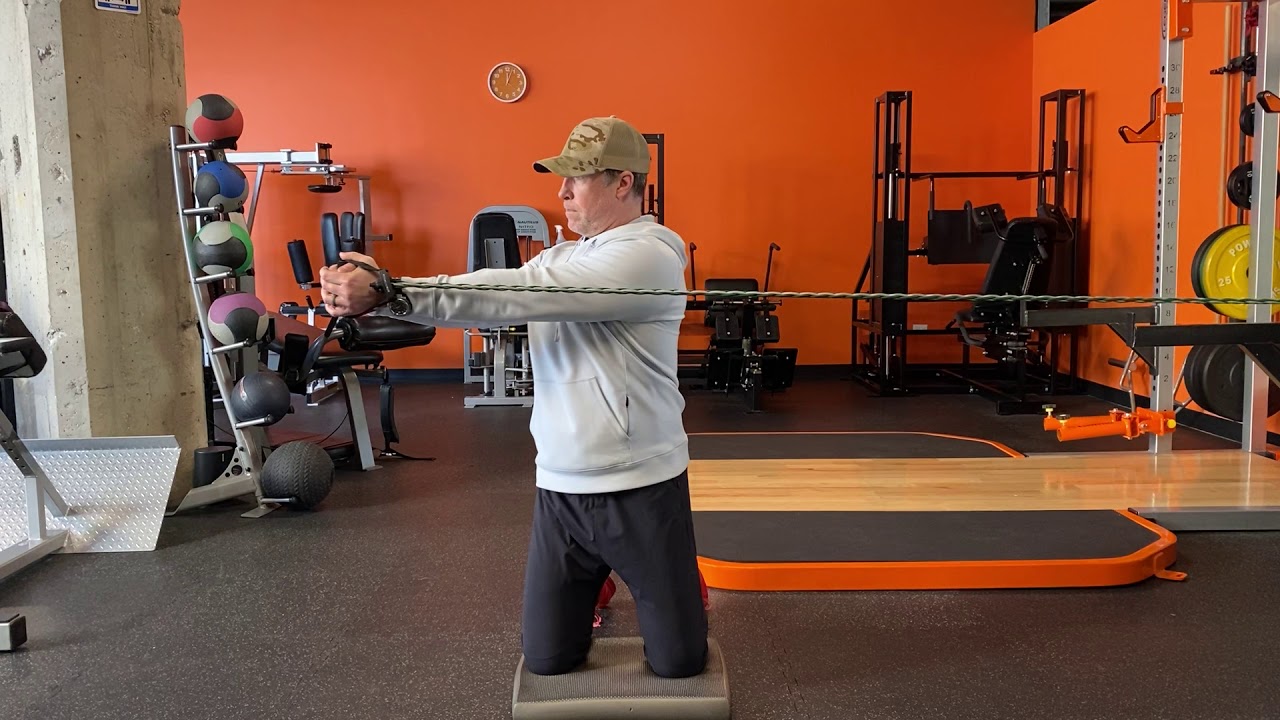 Kneeling Resistance Band Trunk Rotation - YouTube