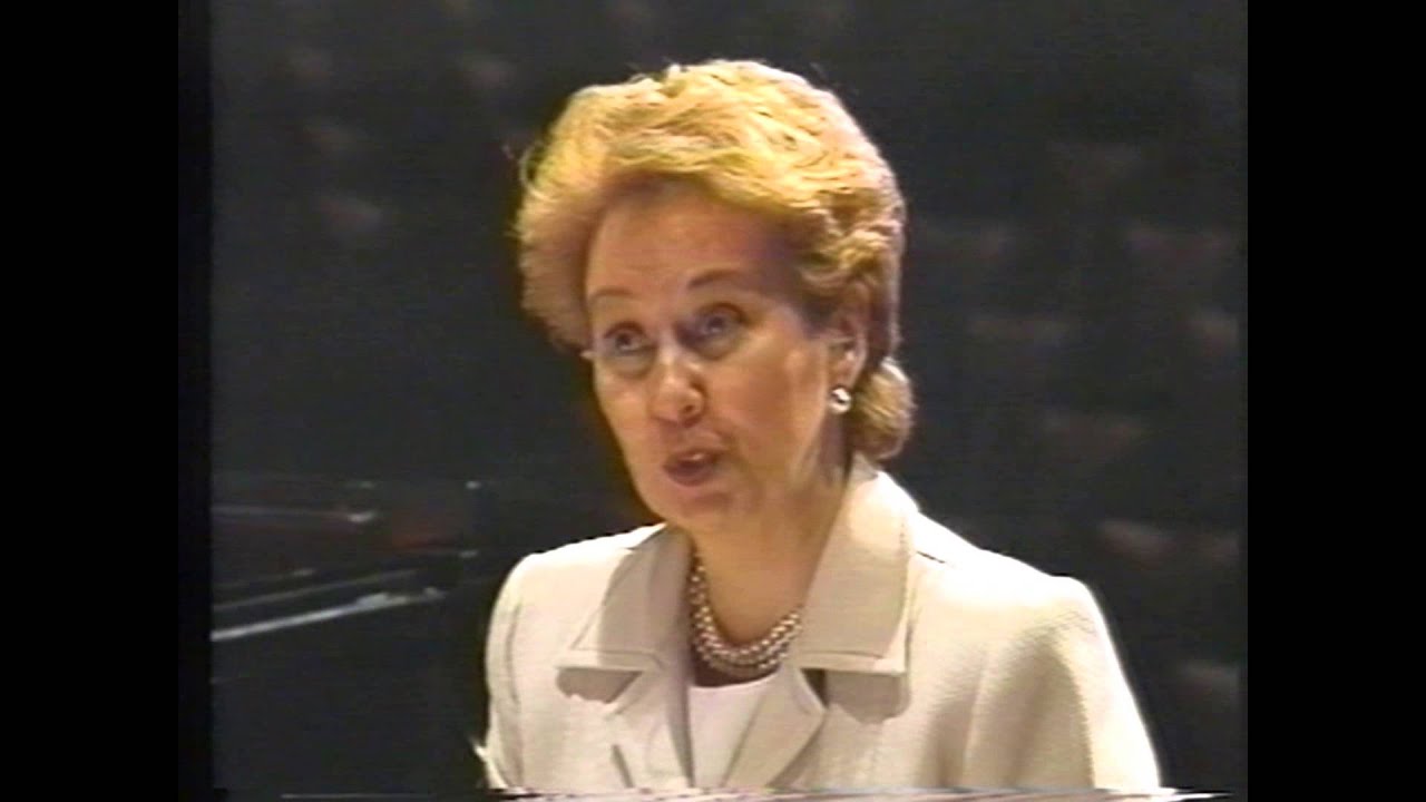 Marta Agudelo Villa - clip 1 - YouTube