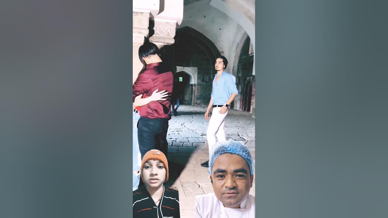 Samir bhai akhnband karke khelrahe👀 #ytshorts #chiting#couplegoals - YouTube