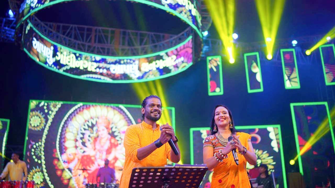 Ravi Shah Shefali Shah & Group | Dandiya Raas 2022 - YouTube