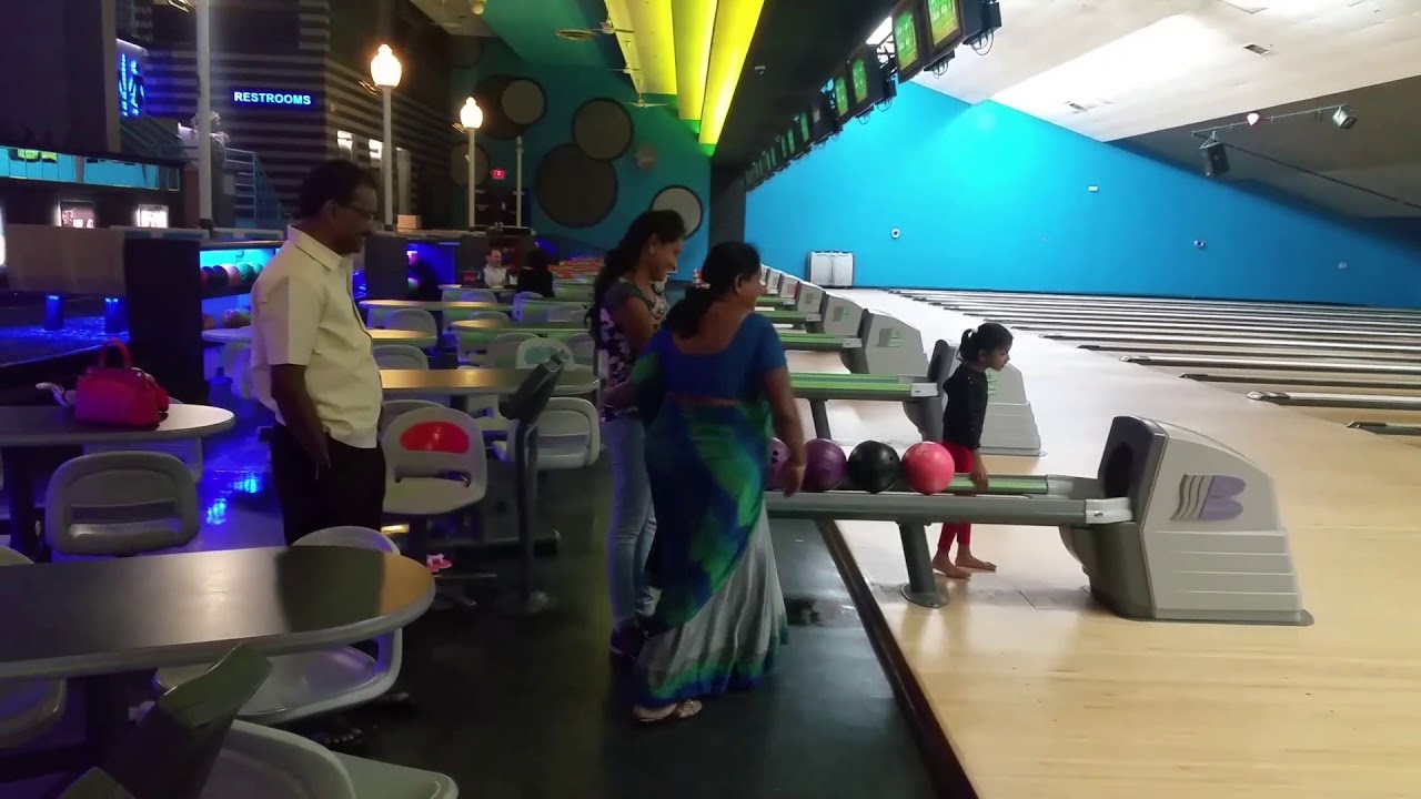 Bowling at Funplex - Houston, 01-Sep-2017 - YouTube
