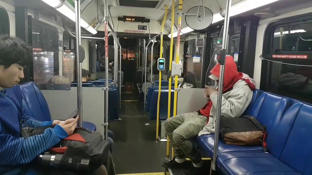 Vancouver Translink 2000 New Flyer D60LF B8052 - YouTube