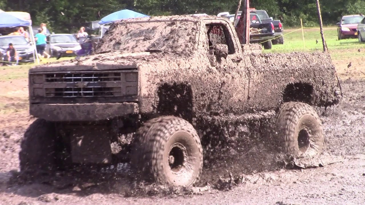 SWEDEN SWAMPERS 4X4 CLUB FALL MUD BOG 2019 - YouTube