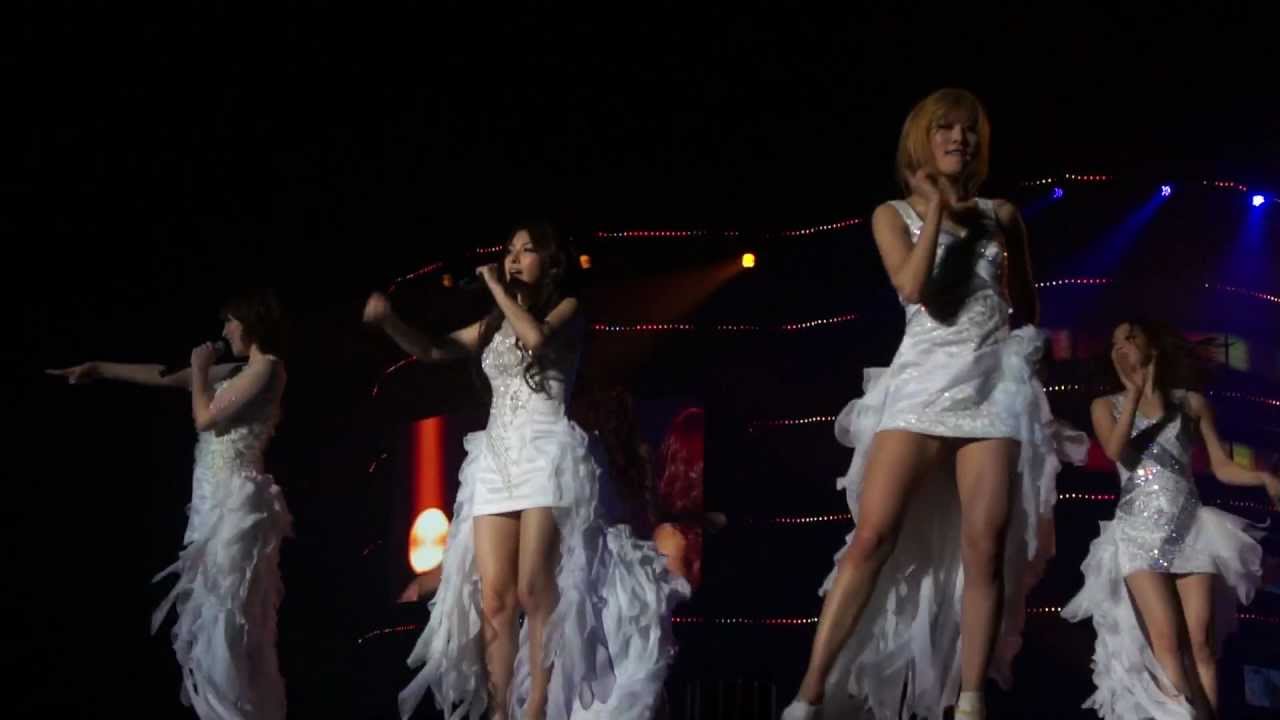 KARASIA - KARA concert Honey & jet coaster love - YouTube