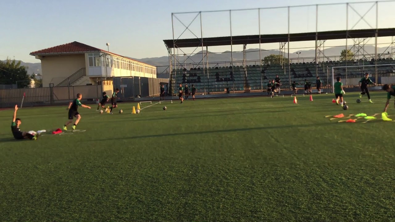 WARM UP GAME FOOTBALL S O S GAME TRAINING GAME YouTube warm-up-game-football-s-o-s-game-training-game-youtube