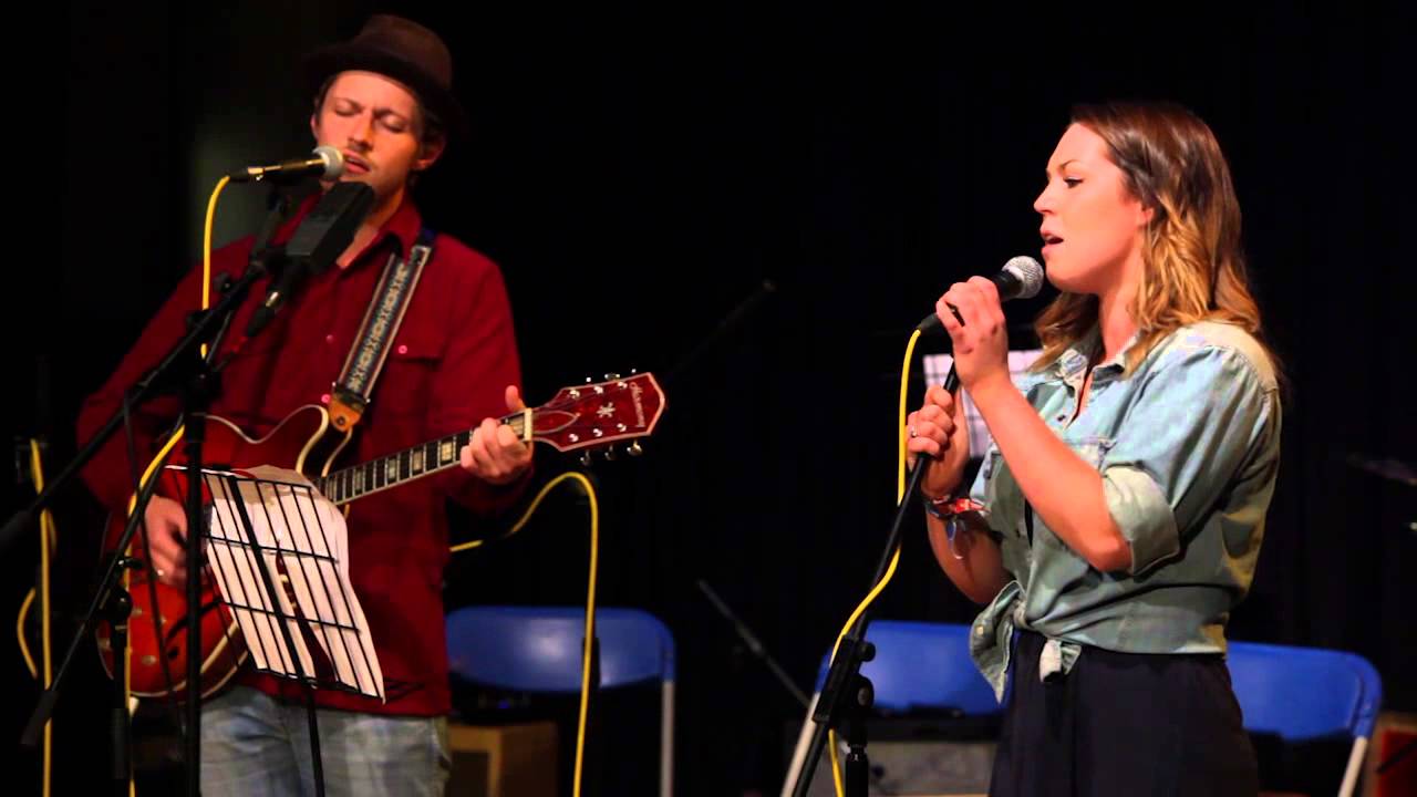 CLIC Sargent - Music Week 2014 Concert - London Grammar Cover - YouTube ...