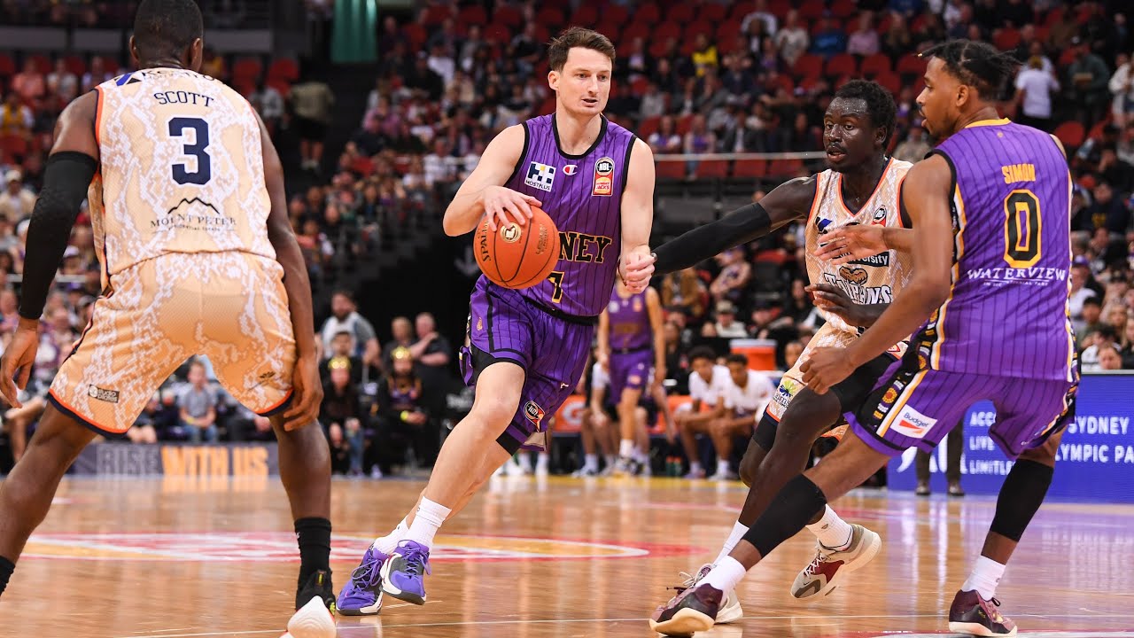 Round five 'Prism Defensive Player of the Week': Shaun Bruce - YouTube