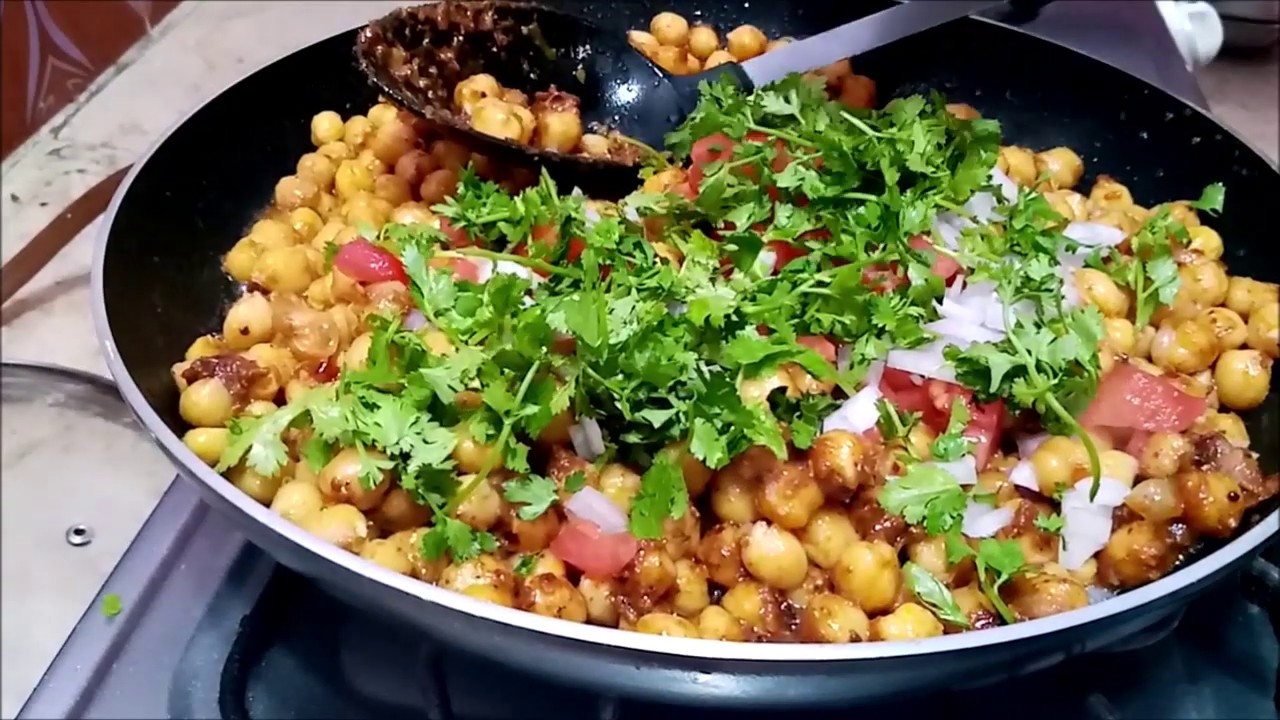 How to make Chana Chaat | Karachi ki famous Chana chaat - YouTube