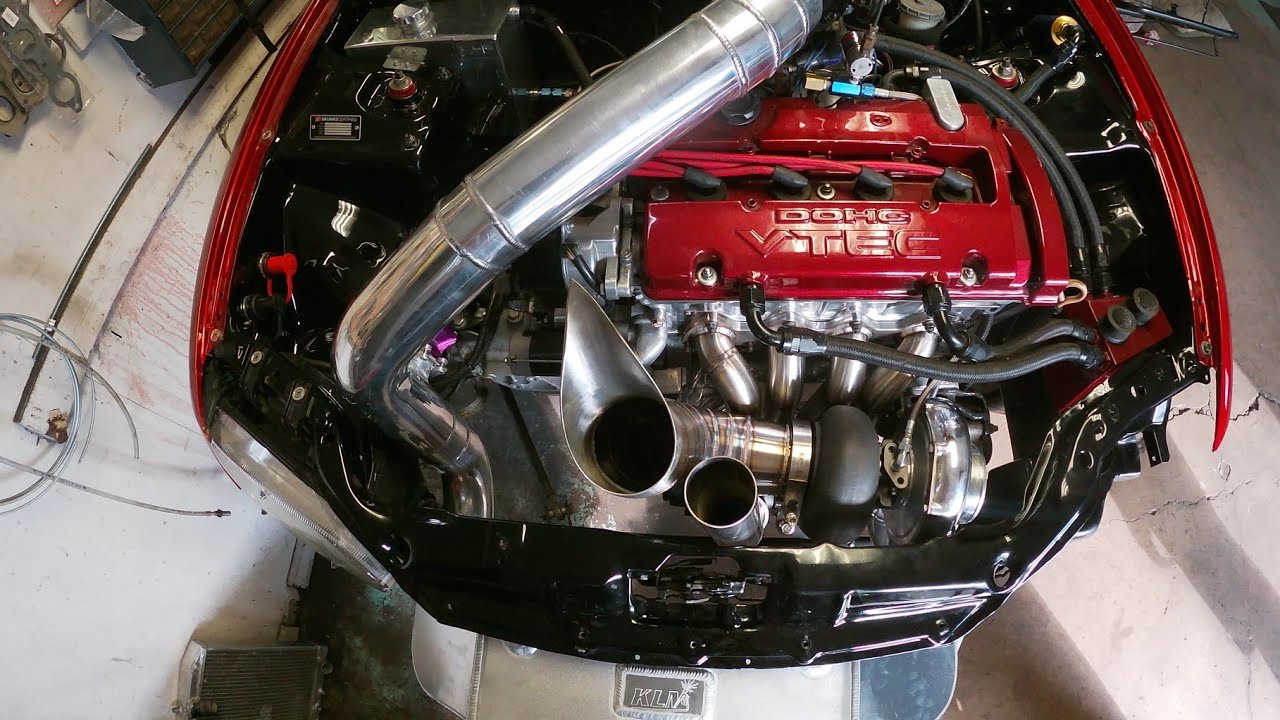 How to fog and store your Racecar Engine after using VP M5 race fuel 5 ...