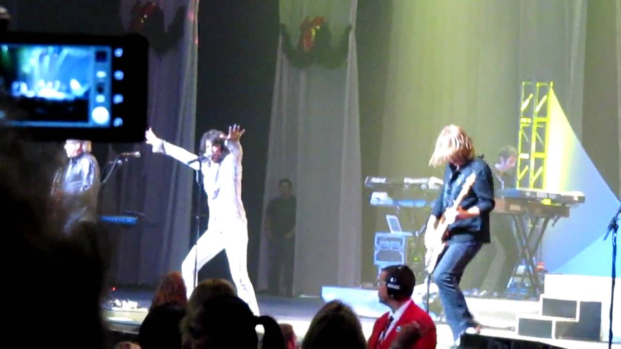 Foreigner - Jukebox Hero/ Whole Lotta Love @ KLOS Xmas Party - YouTube
