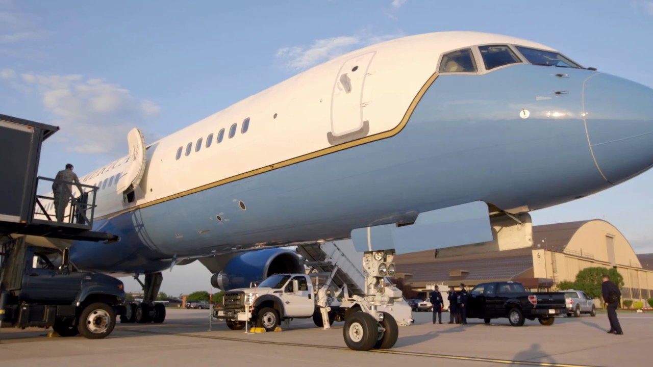 Air Force One airlift team 'SAM Fox' specializes in mission success ...