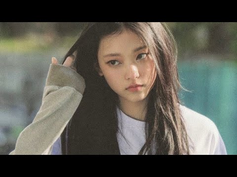 강해린 Haerin NewJeans face shape ?! // sub - YouTube