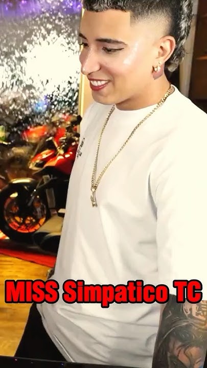 MARIANA ZAPATA MAQUILLA A MR STIVEN 🤣 #clips #manolo #mrstiventc #humor - YouTube