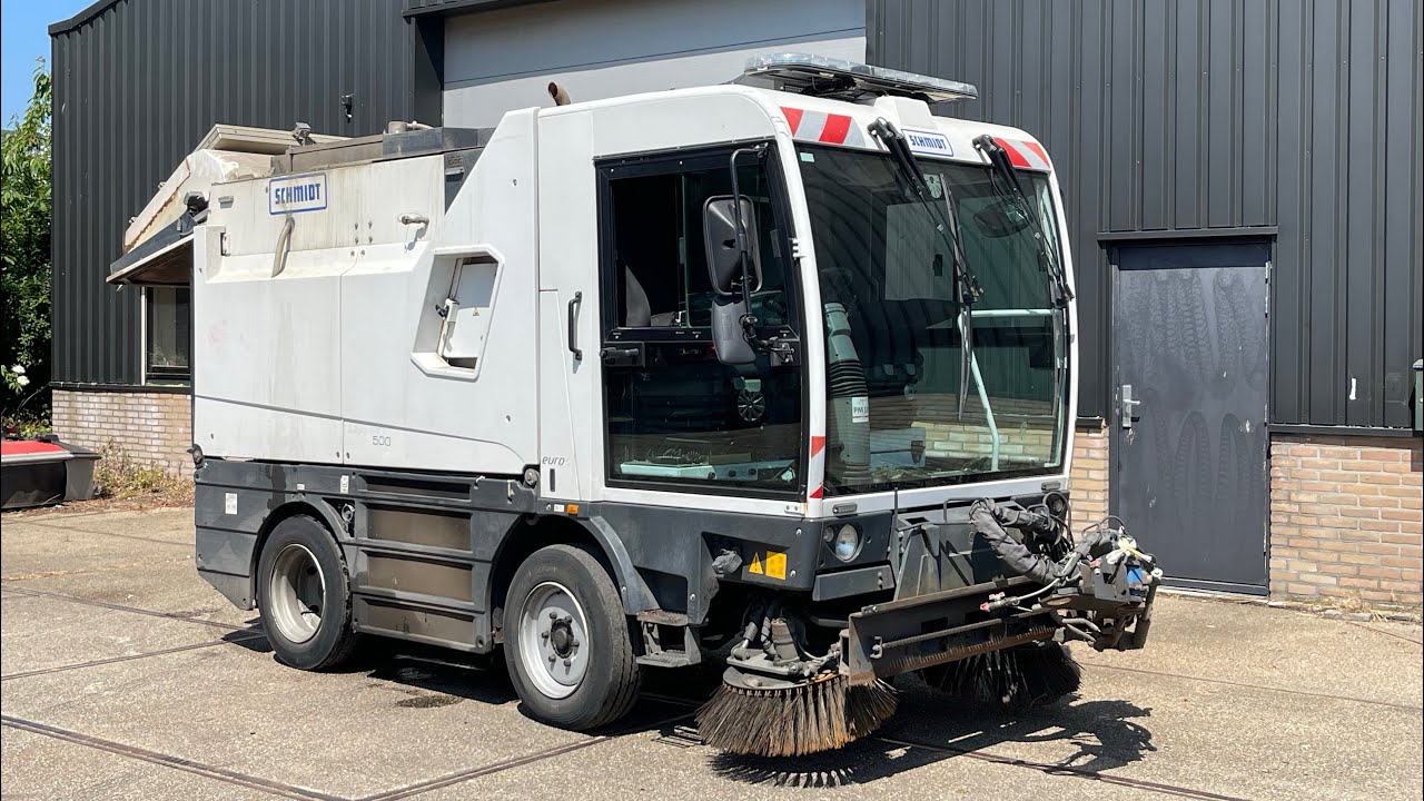 Veegmachine Schmidt, Cleango 500 | overheidsveiling Tiel - YouTube