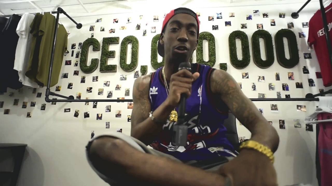 Inside Street Execs w/ La Scrilla - YouTube