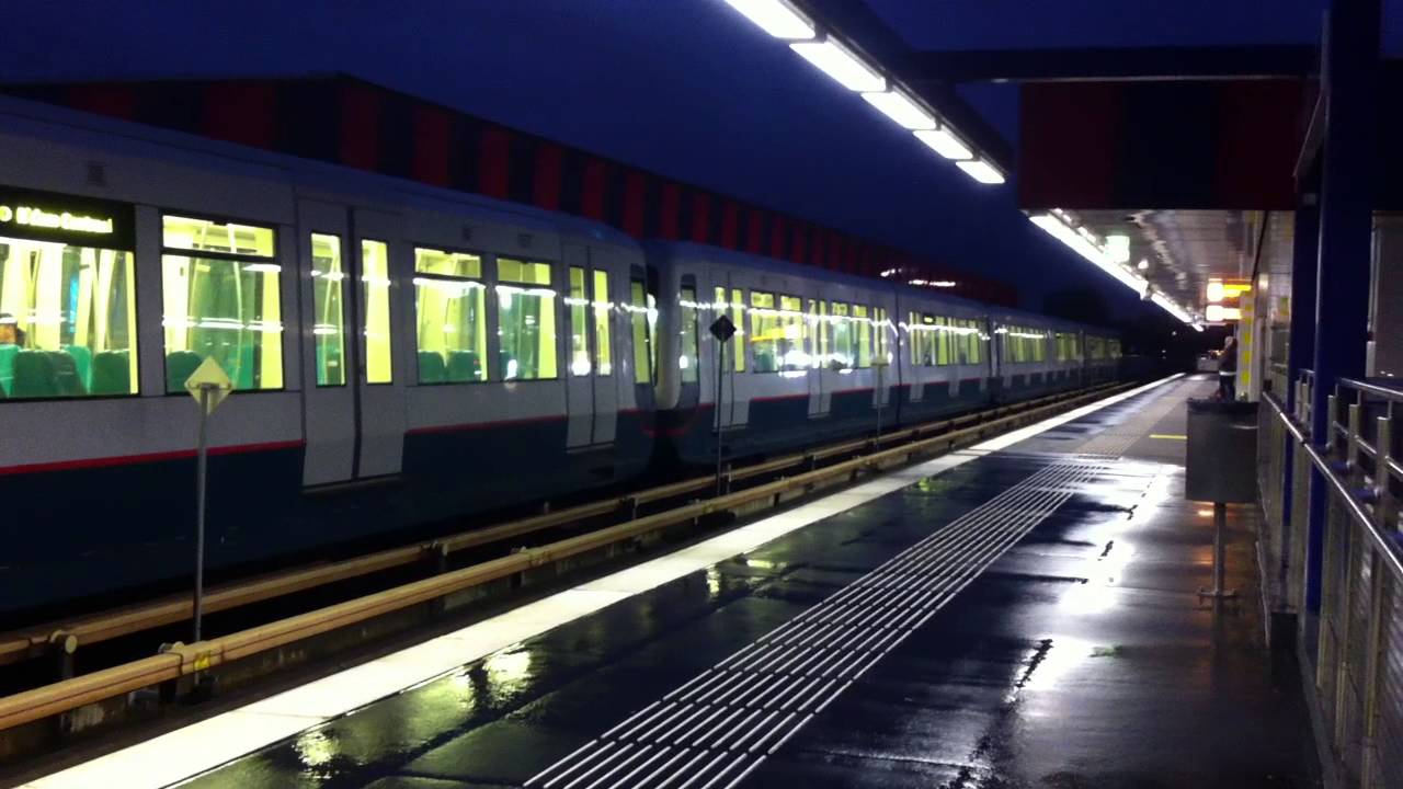 RET Metro MG2/1 (4x) Hoogvliet Aankomst & Vertrek Richting Rotterdam ...
