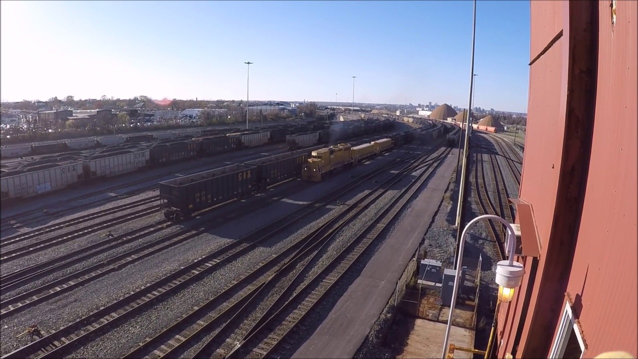 EMD GP39 Locomotive & Slugs Pull 18 Million Pounds of Coal - YouTube