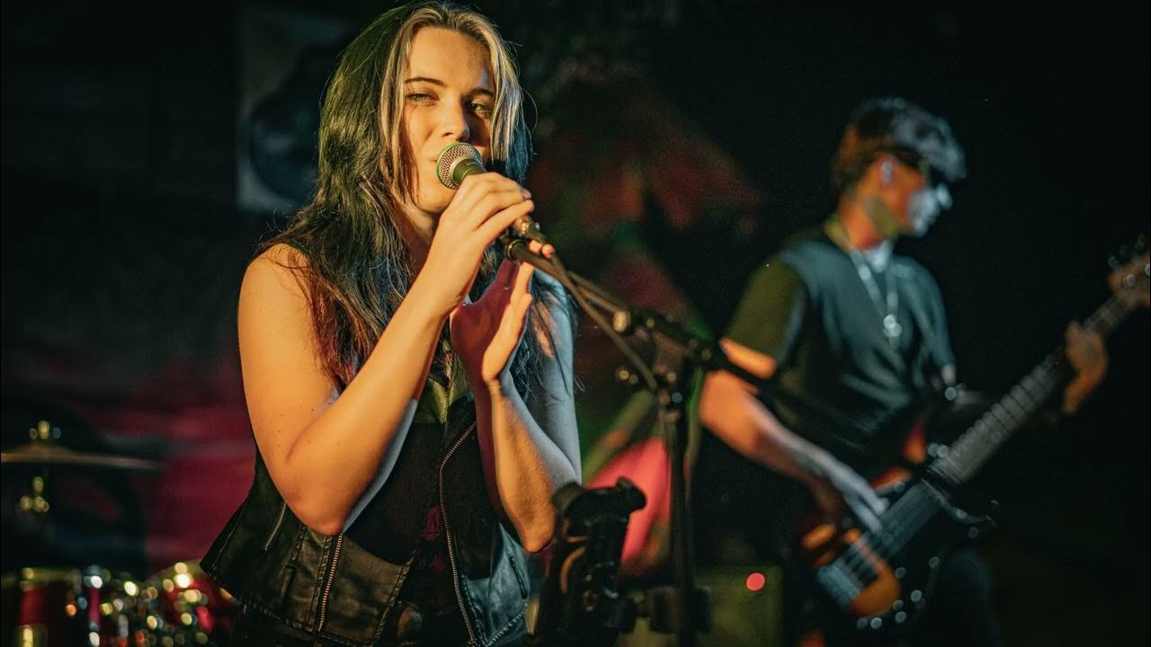 I love rock n roll - zpěv Daniela Ulrichová a kapela MemoryX - YouTube