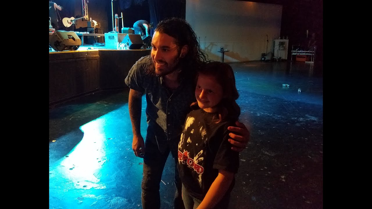 Ellie meeting Mike Protich - Lead singer of RED SUN RISING!!!! (5/31/16 ...