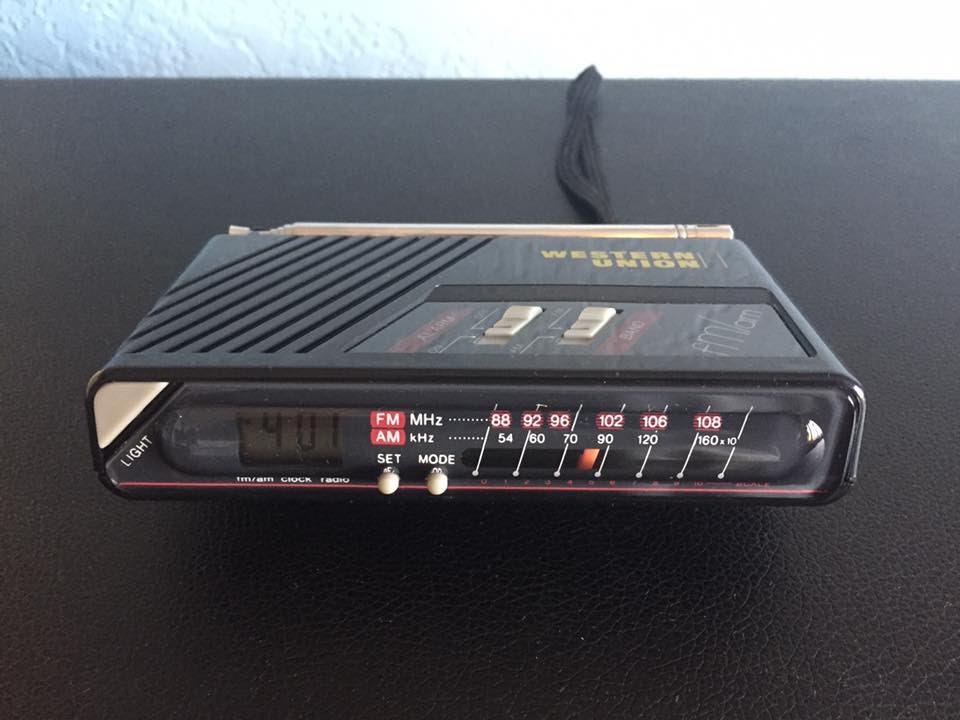 Vintage 1990 Cosmo Western Union Cordless FM/AM Clock Radio CR-2508 ...