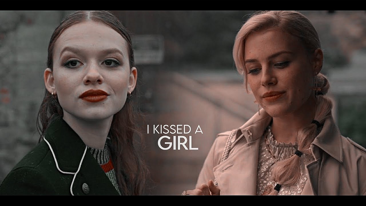 Stella & Beatrix I I kissed a girl (AU | Fate: The Winx Saga) - YouTube