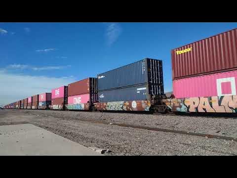 EB BNSF Port Stack Train Feat Duo Rear DPUs At Daggett Ca! #bigbossrailfanner - YouTube