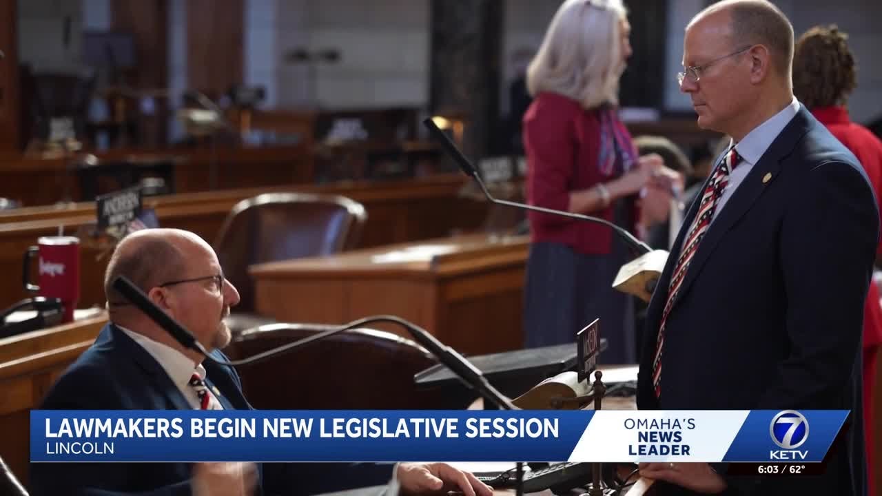 Nebraska lawmakers begin new legislative session - YouTube
