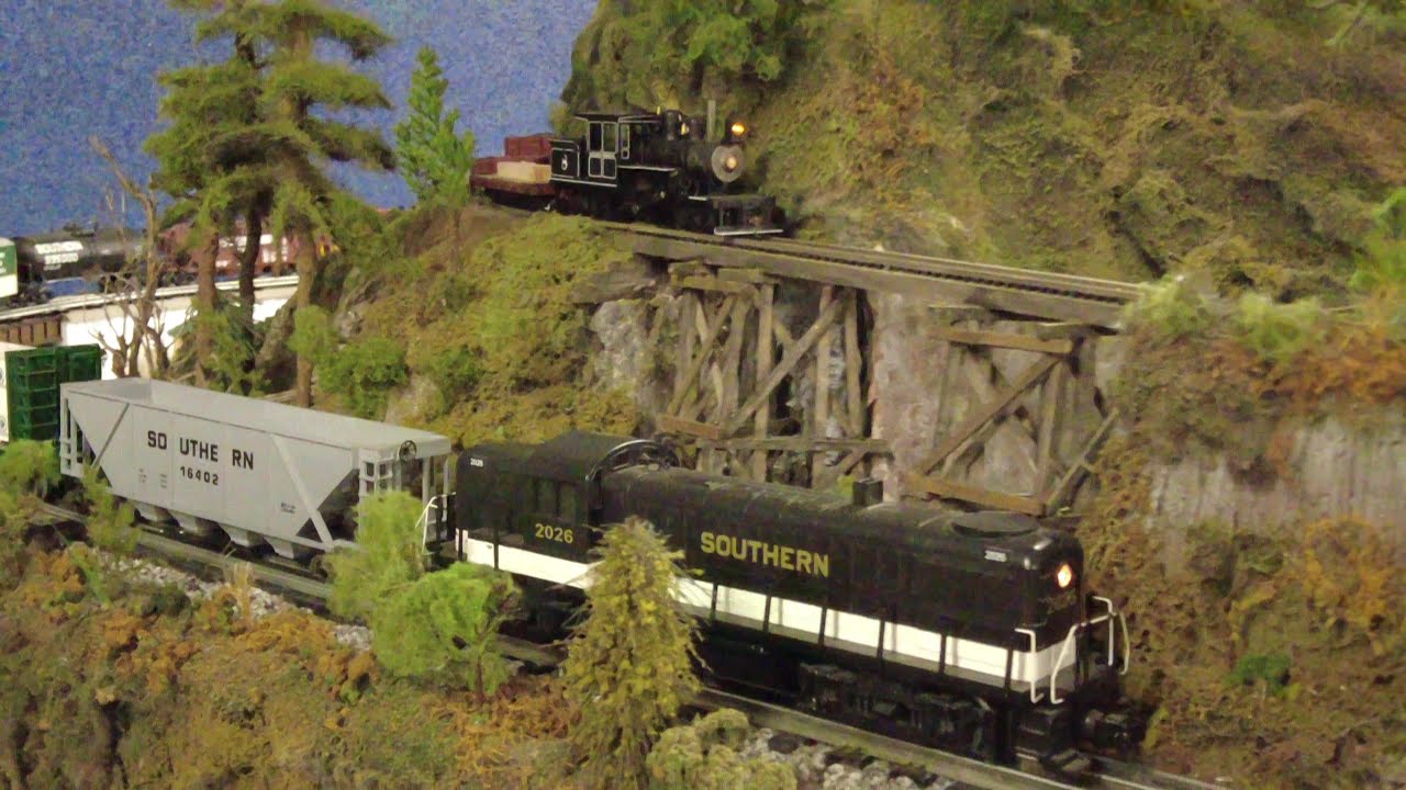 O Scale Model Trains Running At The Newton Model Railroad Center 8-21 ...