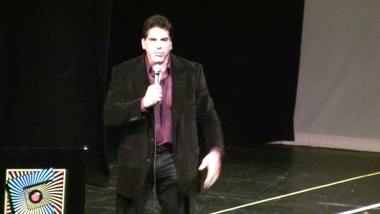 Lou Ferrigno Speaks About Sergio Oliva at The 2012 Joe Weider's Master ...