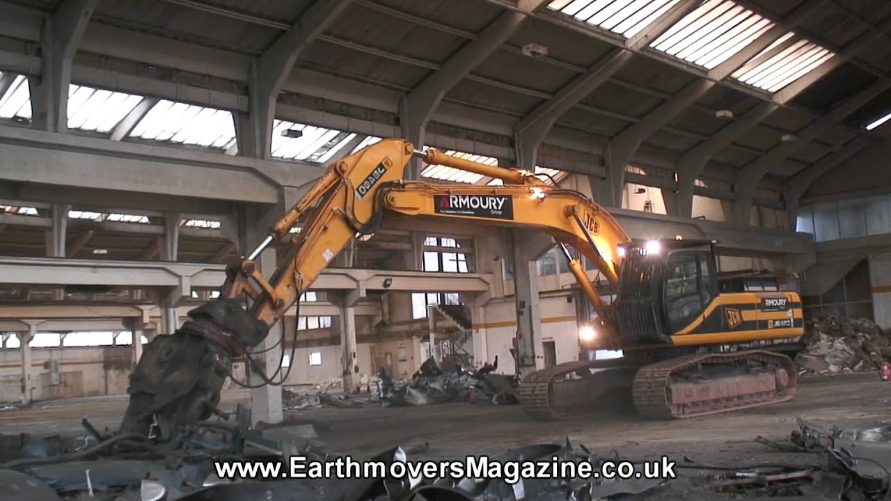 JCB factory demolition JS460 - YouTube