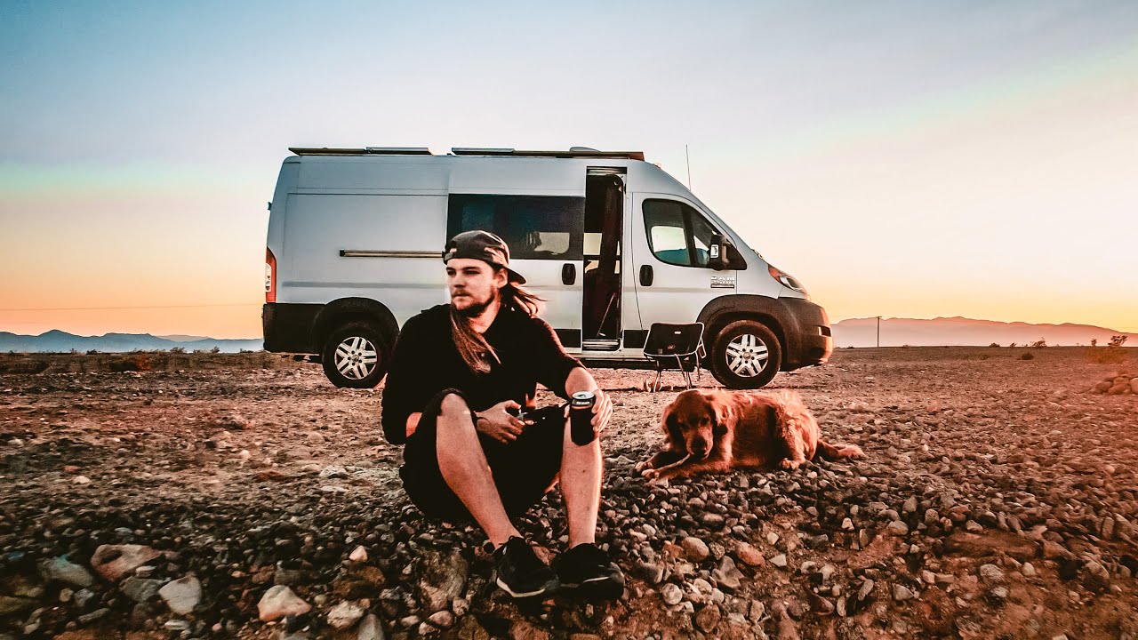 ESCAPING TO THE DESERT | living in a van #vanlife - YouTube