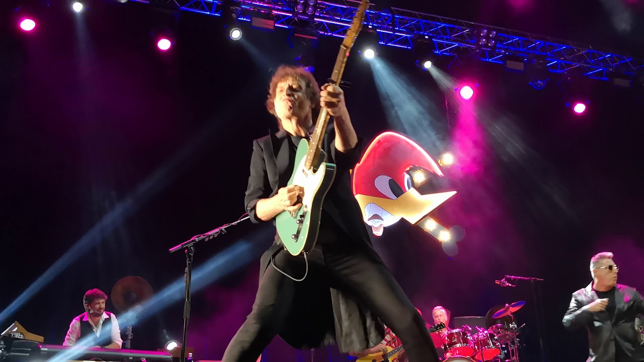 Rock And Roll Actitud Loquillo en Getafe - YouTube