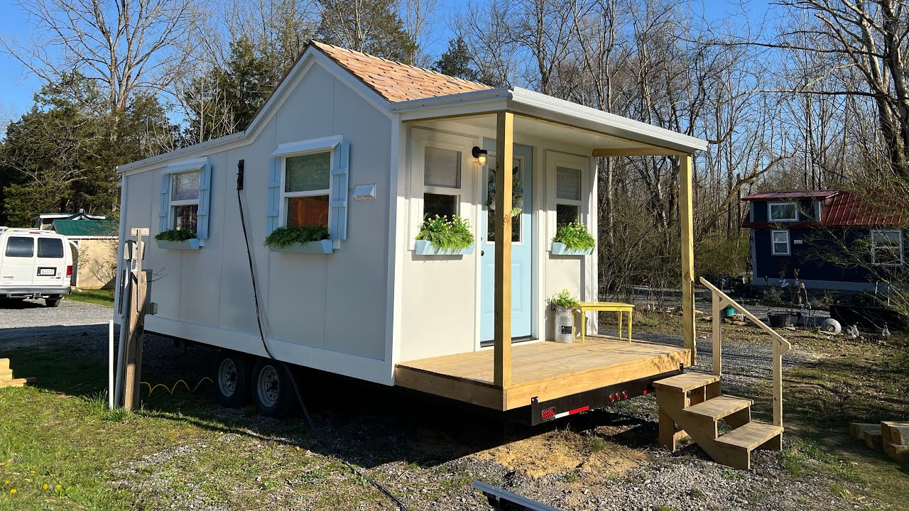 SOLD!! 10’x20’ w/Covered Porch, Solar, Bay Window, Incred-I-Cottage in ...