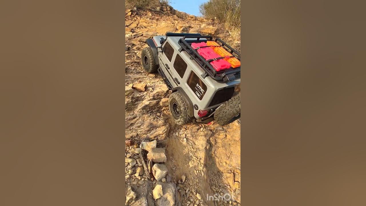 AXIAL Jeep Rubicon and TRAXXAS BRONCO - YouTube