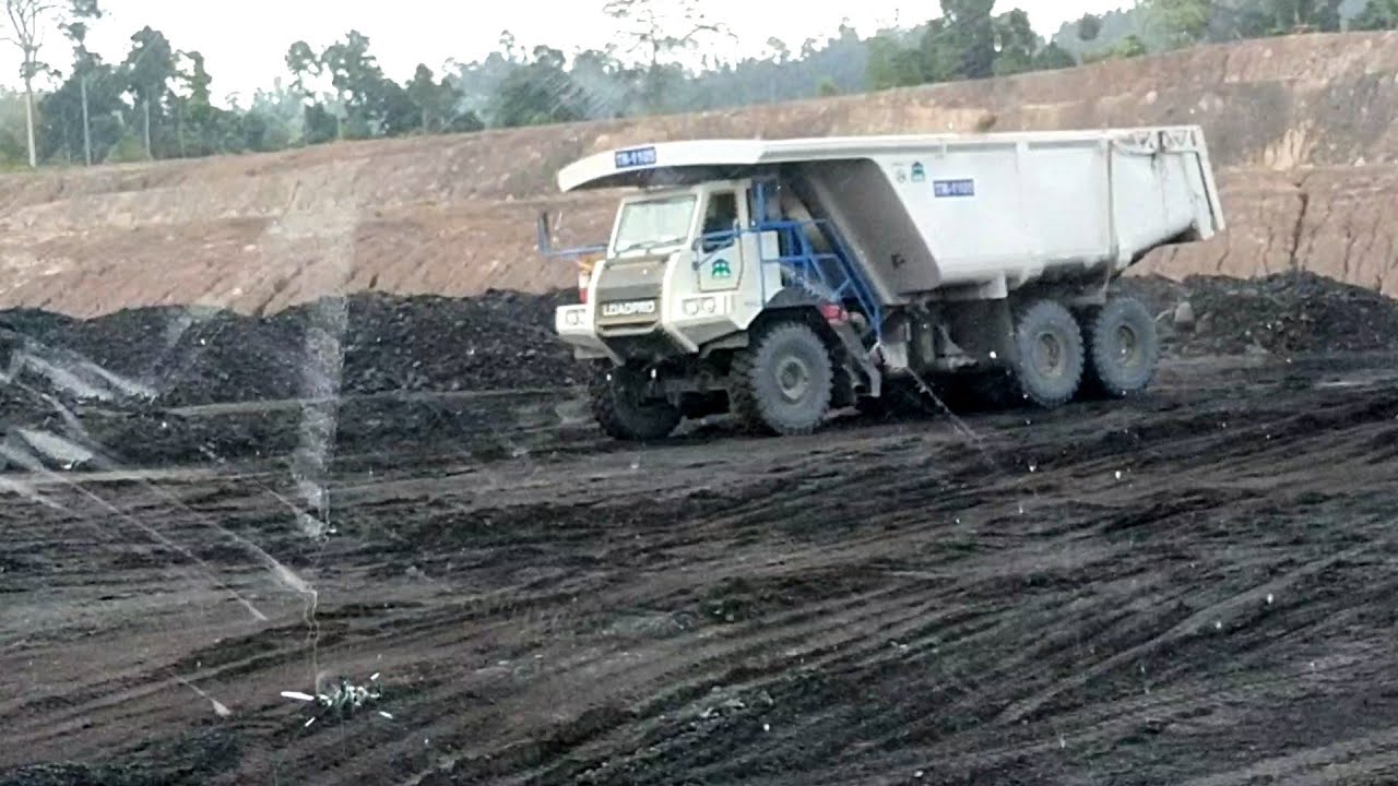 LOADPRO X60 RIGID DUMPTRUCK - YouTube