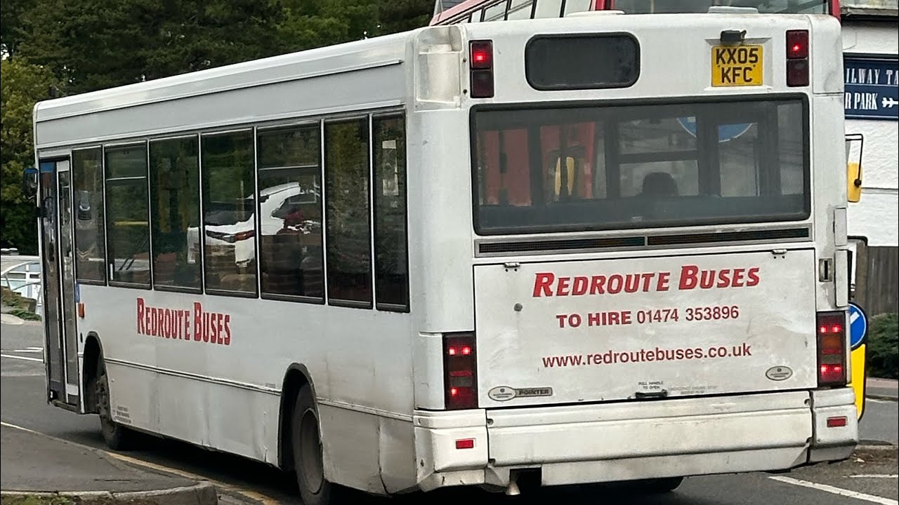 *Chicken Run Bus*KX05 KFC Redroute Buses 05Reg Dennis Dart MPD Plaxton ...