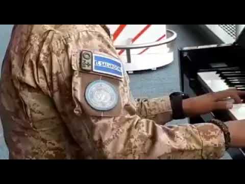 El Carbonero de Pancho Lara en el Aeropuerto de Paris - YouTube
