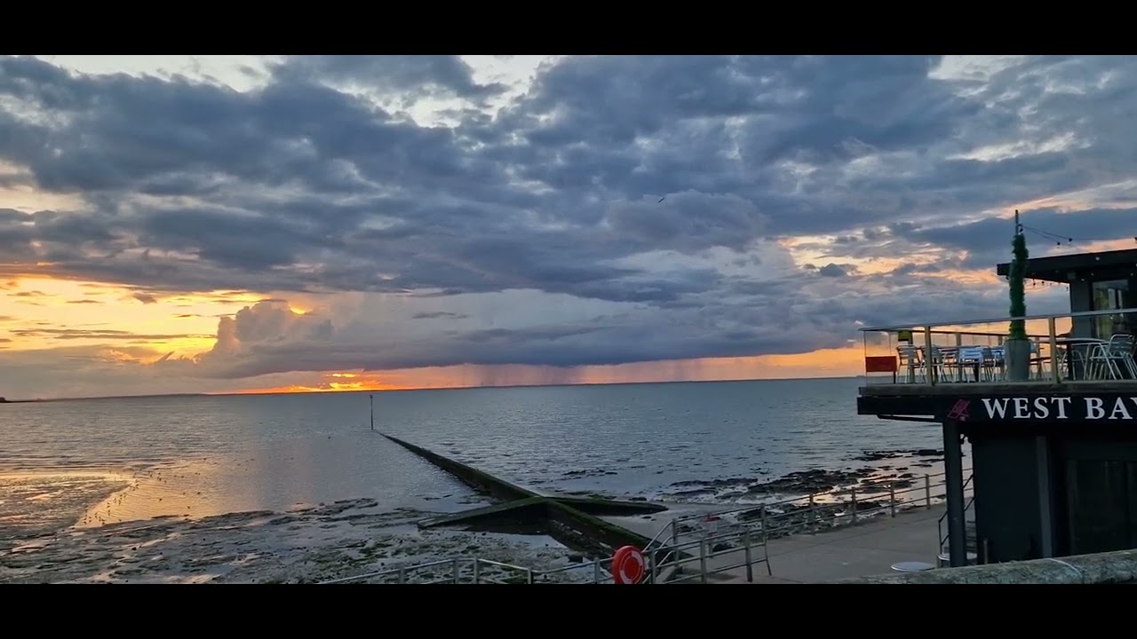 Westgate-on-Sea, Sunset. 29th August 2025. Rain, lightning. Sun, big ...
