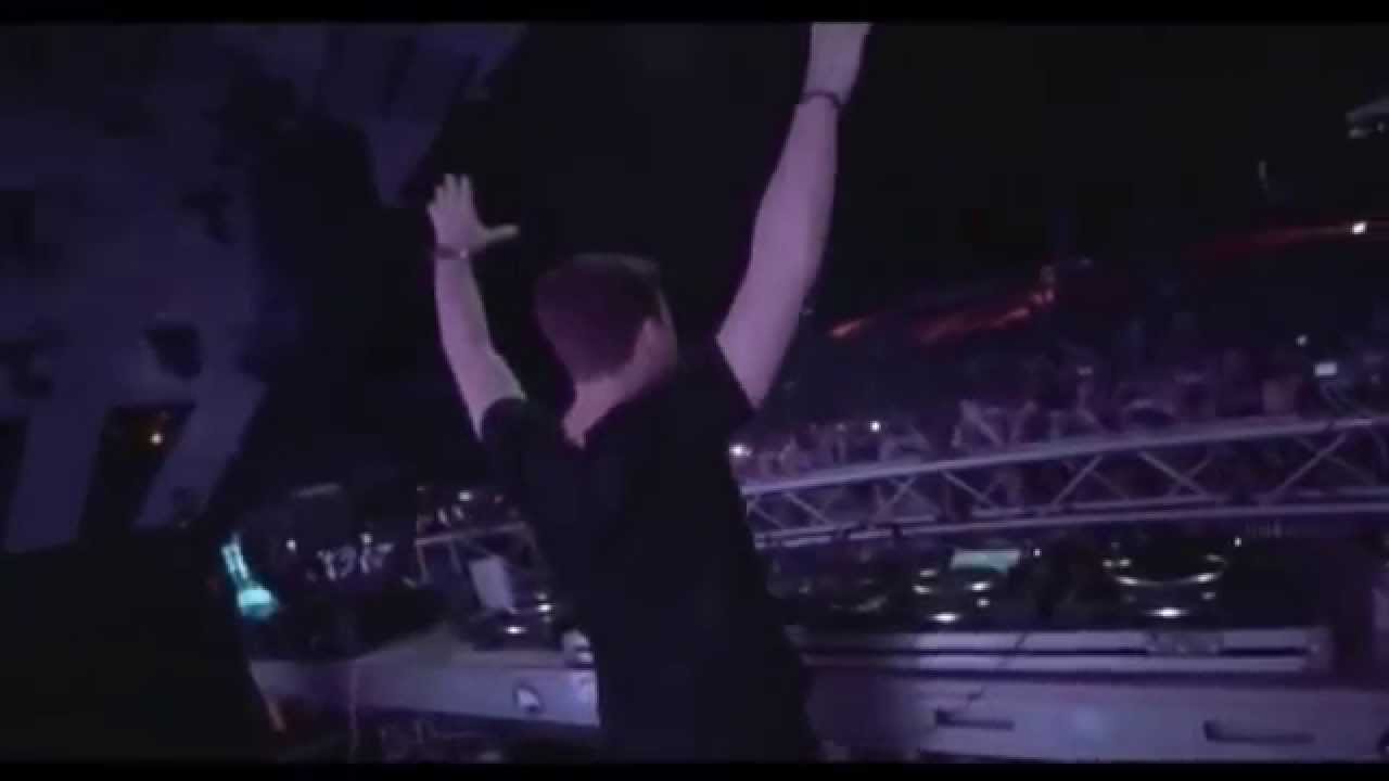 Hardwell - Follow Me 跟我走 - YouTube