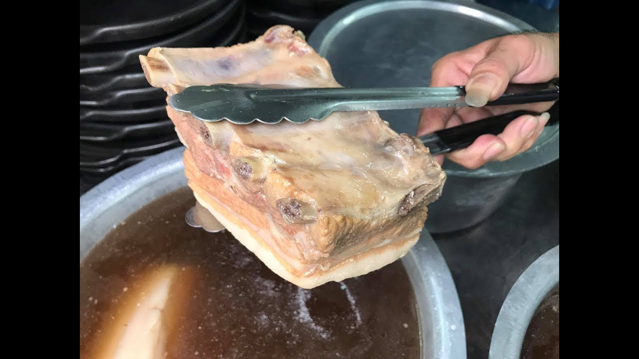 Meat Bone Tea - Malaysia Street Food - YouTube
