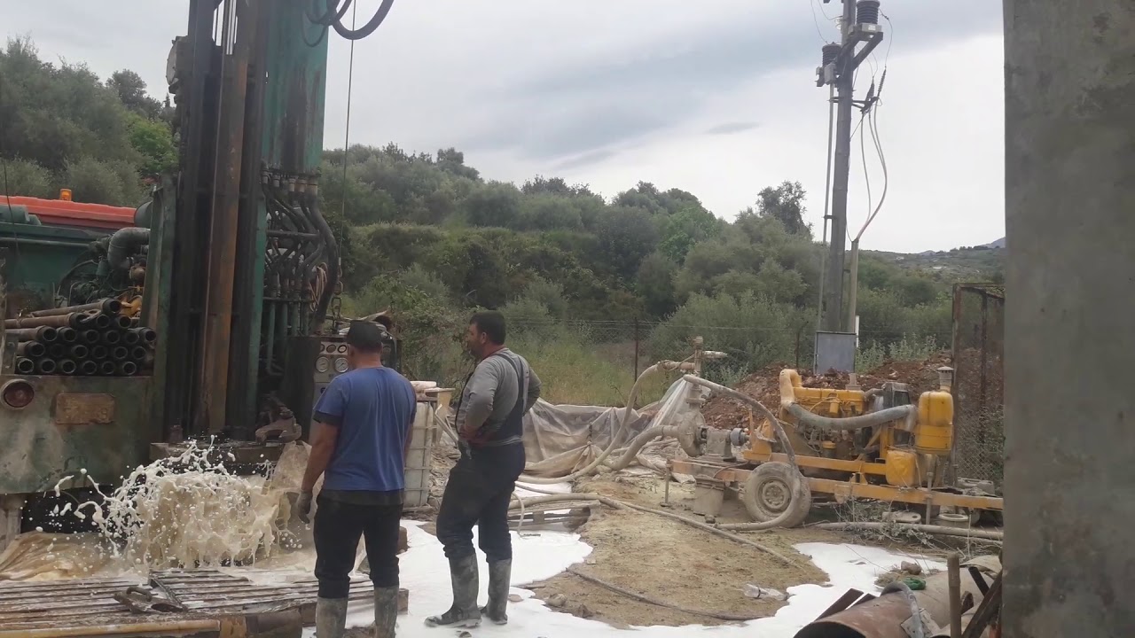 Κατασκευή γεώτρησης με τοποθέτηση περιφραγματικής σωλήνωσης 18' ιντζων ...