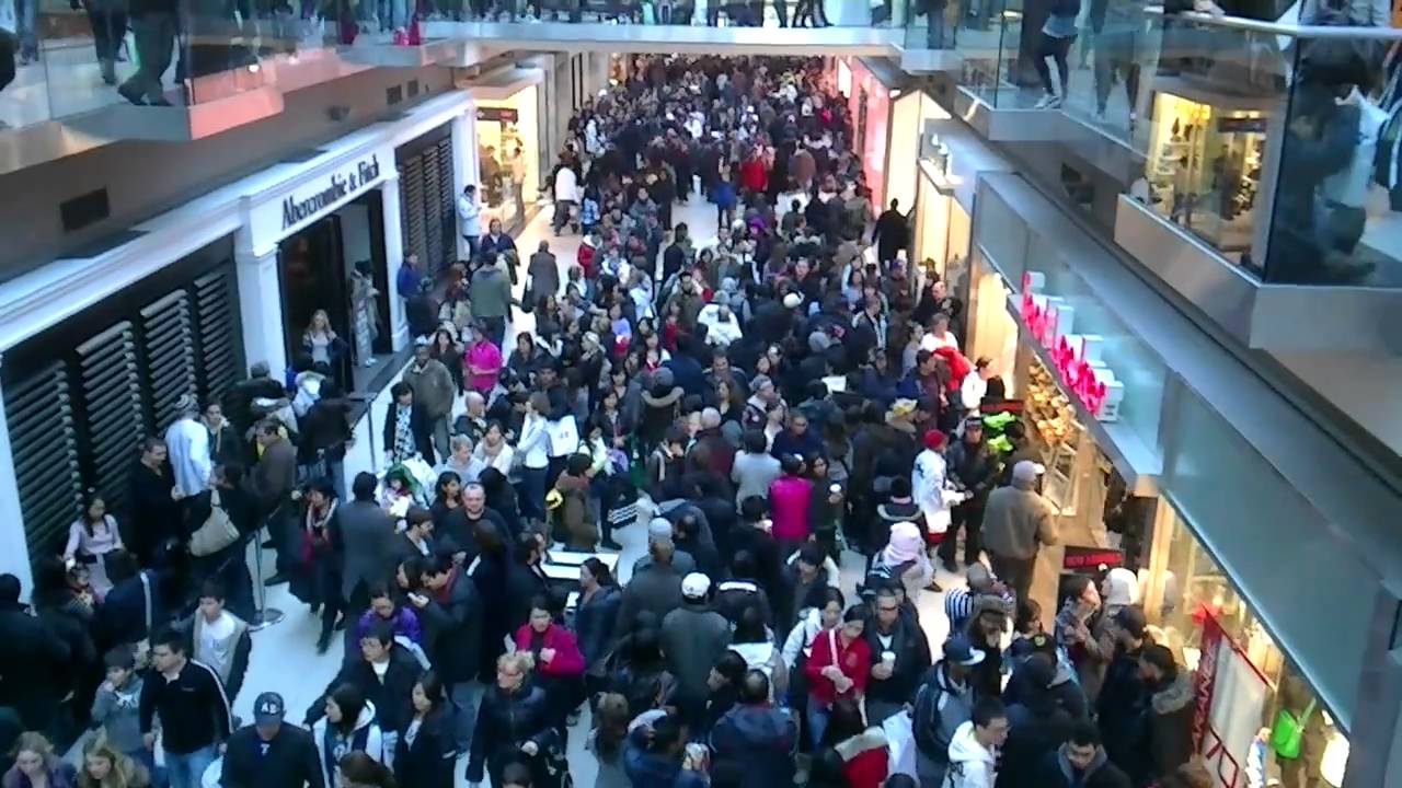 Boxing Day At The Eaton Centre - YouTube