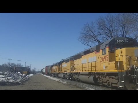 IAIS 512 With Four Ex-UP SD40M-2's, Stockton, IA - YouTube