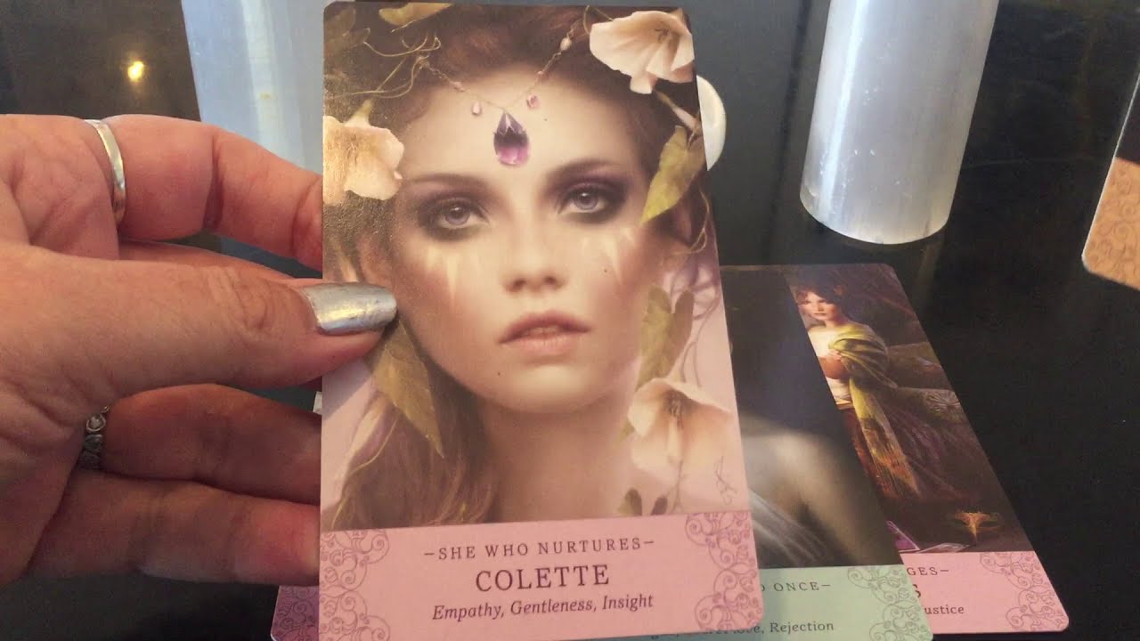 Elle Qui (She Who) Oracle Cards-Close Up Review plus bonus reading ...